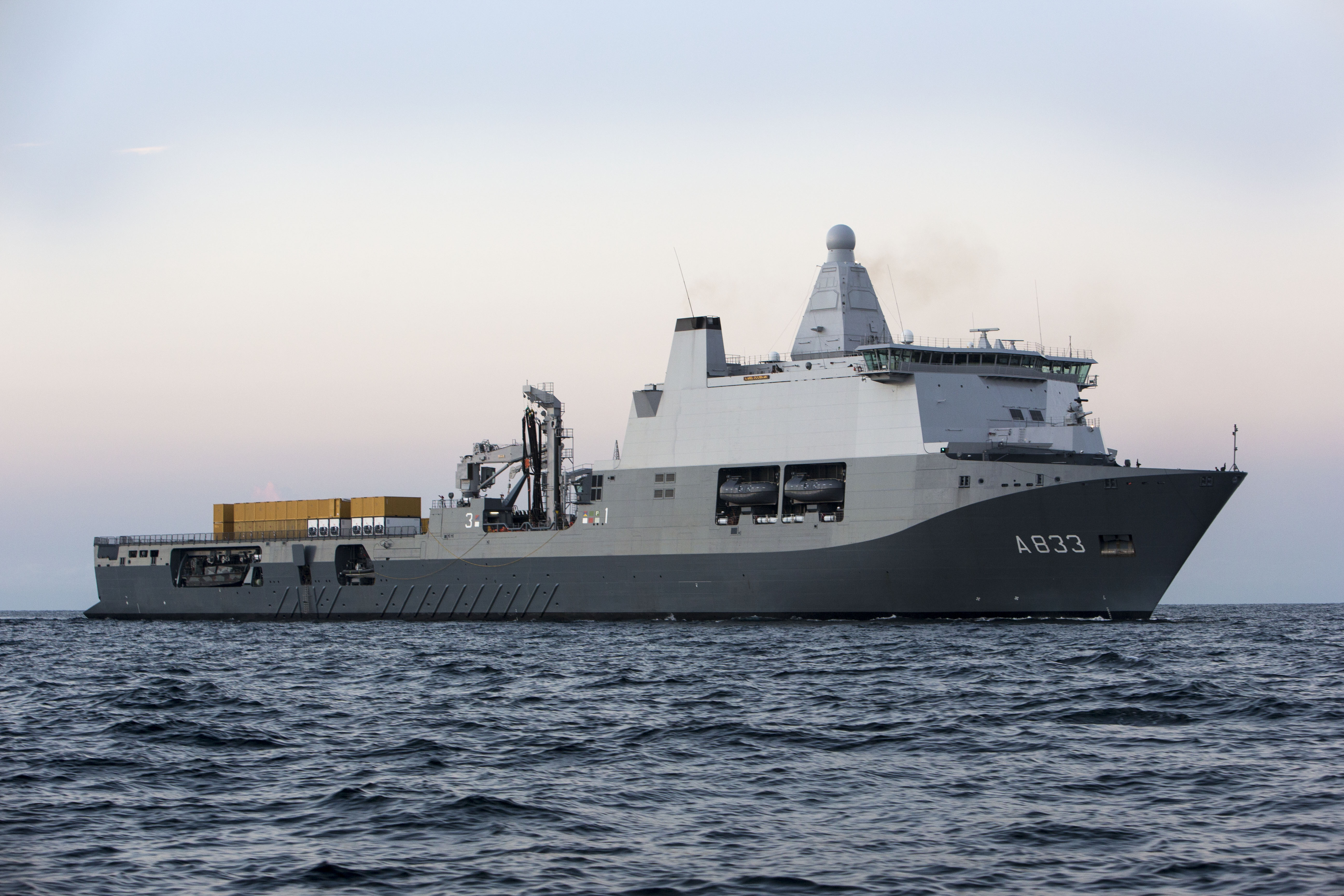 Joint logistic Support Ship (JSS) | Materieel | Defensie.nl