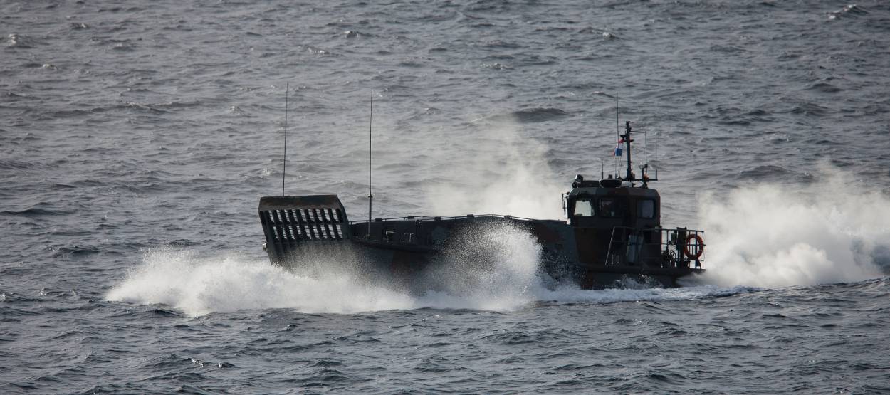 VEICULOS E ARMAMENTOS MILITARES: Landing Craft Vehicle Personnel (LCVP)